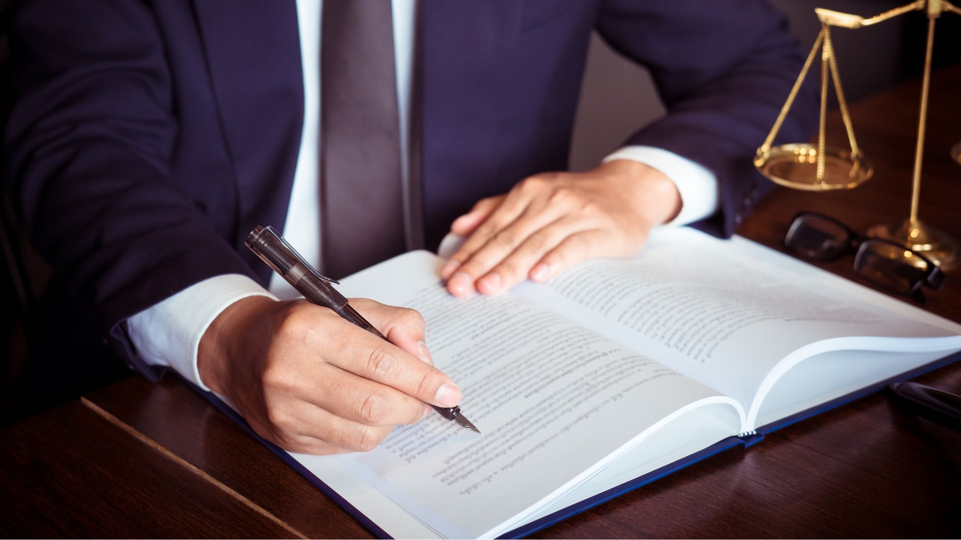 Grados Universitarios Oficiales | CEDEU